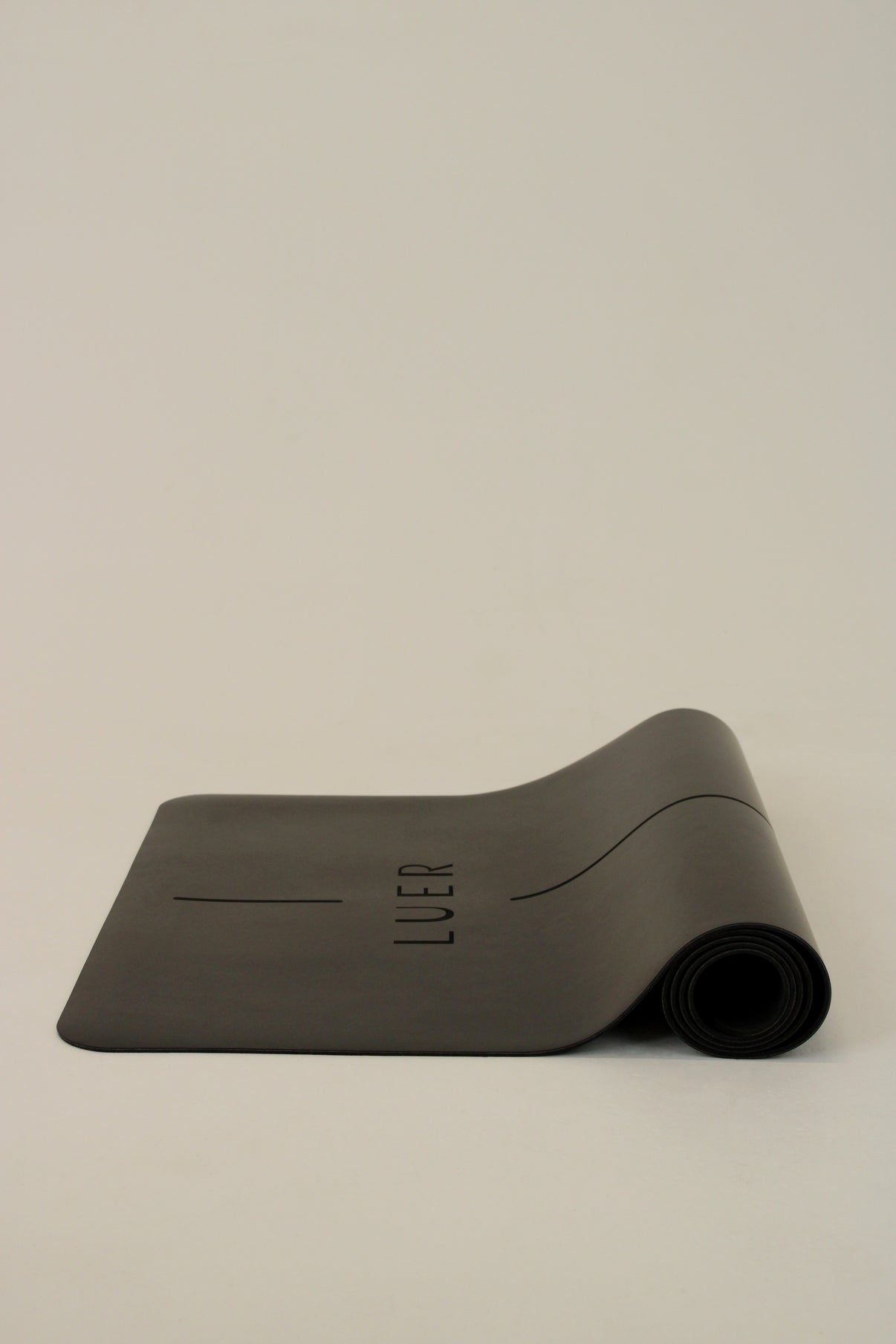 LUER YOGA - The Essential Yoga Mat (SHADOW BLACK) | Premium Yoga Mats
